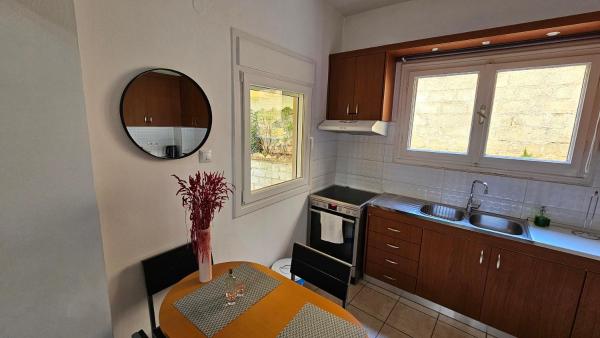 Nicki House Ι - Янина