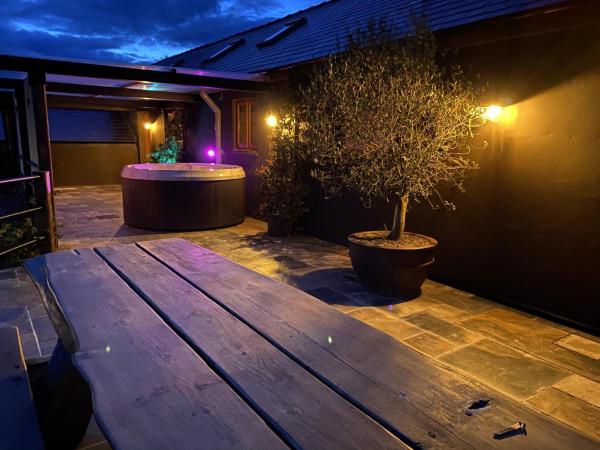 Lavender - Luxurious Barn Conversion - Blossom Farm - Haverfordwest