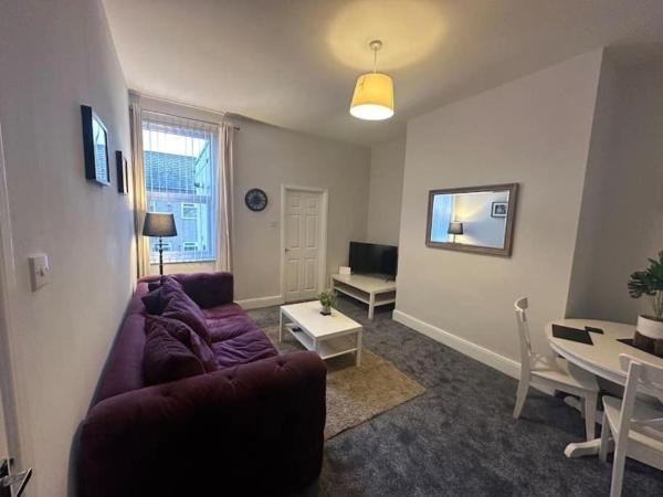 Hambledon-downstairs 2bed Flat - Newcastle upon Tyne