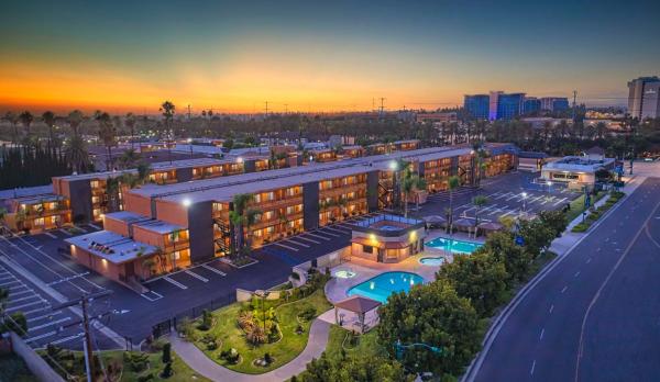 Best Western Plus Stovall's Inn - Irvine, CA