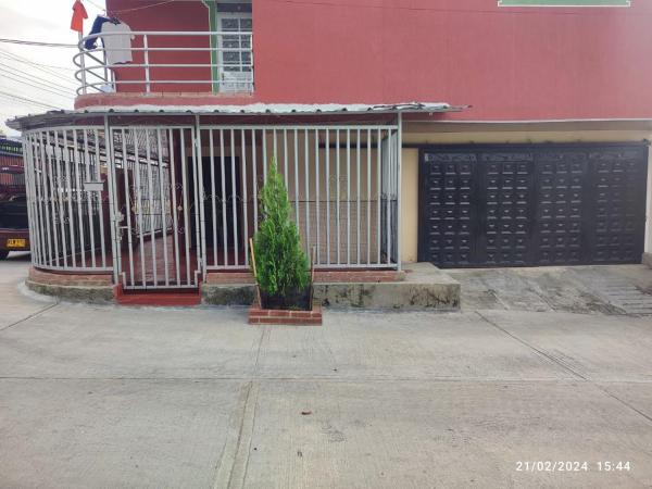 Agradable Casa Con Parqueadero, En Rivera Huila. - Rivera