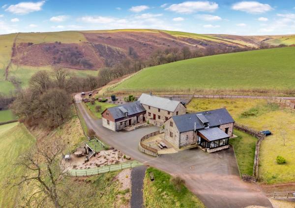 Beacons View Farm Cottages - Brecon