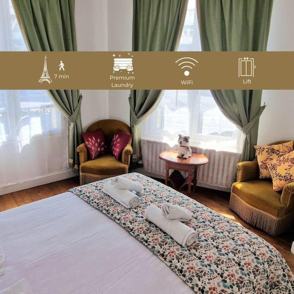 Christina : A Deux Pas De La Tour Eiffel - Eiffel Tower - Paris