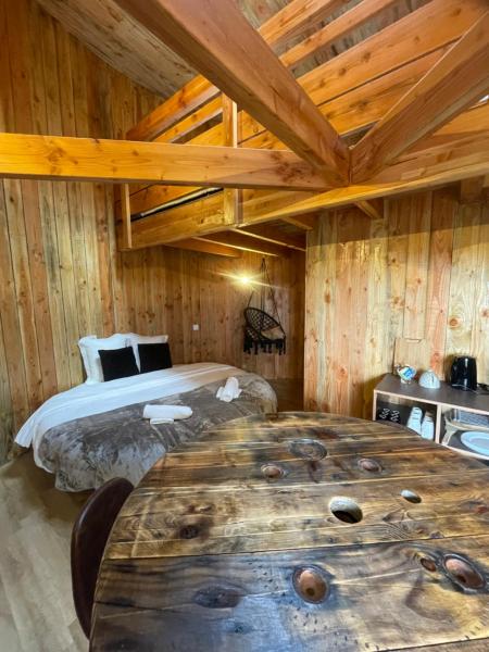 La Cabane Tonneau - Les Pieds Dans Le Pré - Clisson