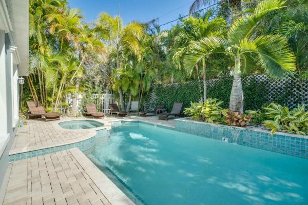 1 Min Walk To Beach And Private Heated Pool And Spa - Anna Maria, FL