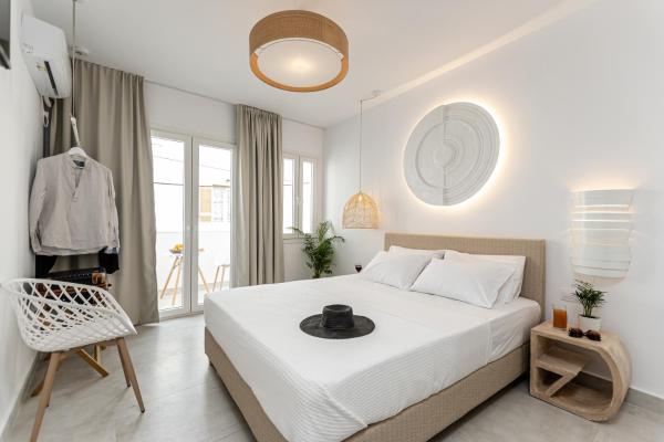 Golden Bird's - Naxos