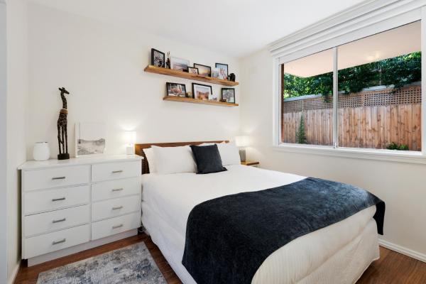 Snug St Kilda Apartment With Private Courtyard - Saint Kilda