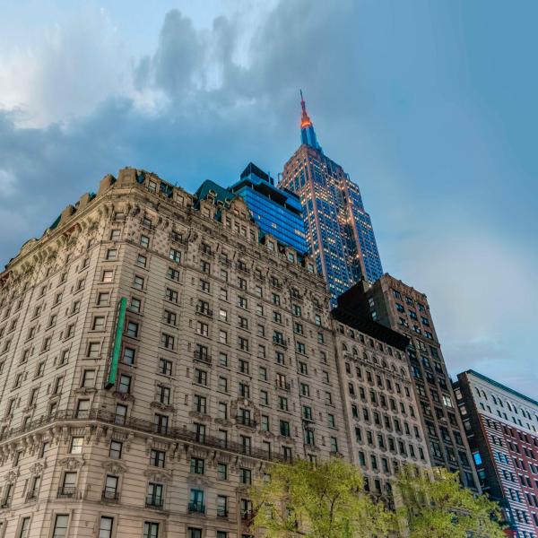 Martinique New York On Broadway, Curio Collection By Hilton - Union City, NJ
