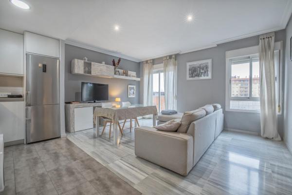 Coral & Apartment & Parking - Cordova