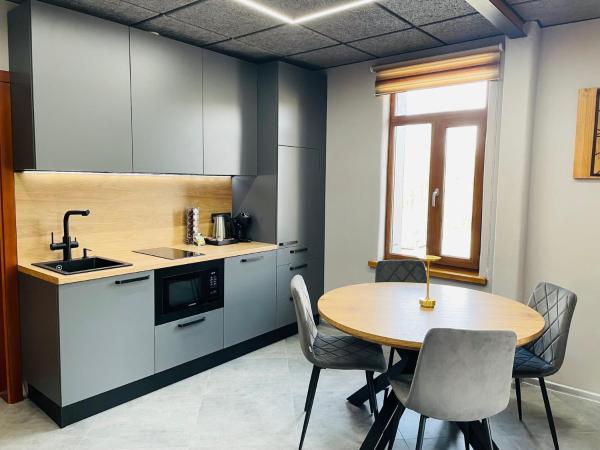 Brivibas Residence - East / West, Free Privat Parking, Free Wifi, Self Check-in - Riga