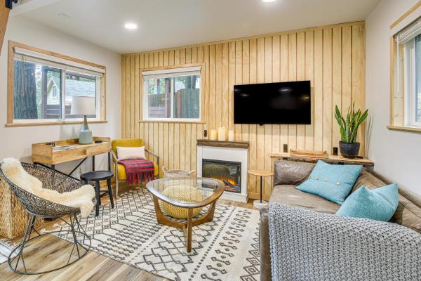 1 Mi To Lake Crestline Cabin With Private Hot Tub! - San Bernardino, CA