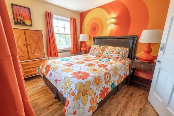Cardinal Inn Retro Room - Cornwall, Kanada