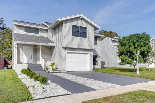 West Palm Beach Lake House Near Beaches! - West Palm Beach, FL
