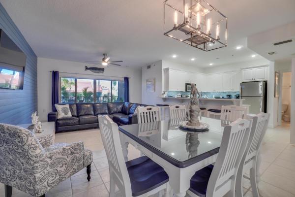Luxury Condo Near White Sandy Beaches - 2 Min Walk - Coquina Beach, FL