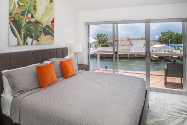 247b Waterfront Villa On South Finger, Jolly Harbo - Antigua and Barbuda