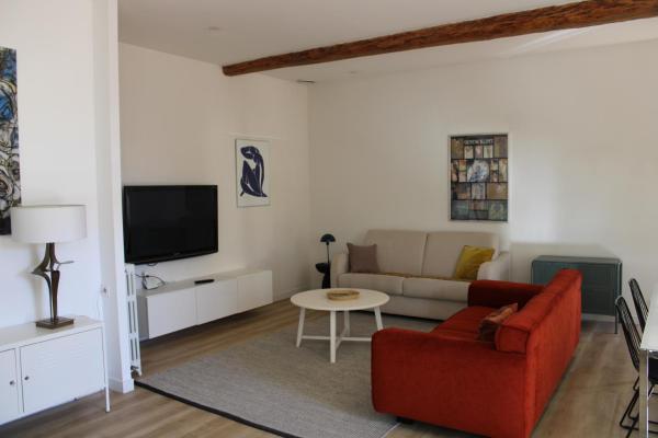 Maison Chaleureuse Avec Grande Terrasse - Marguerittes