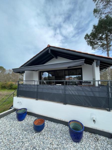 Samui - Equipé Borne De Recharge - Powering Station Electric Car - Labenne