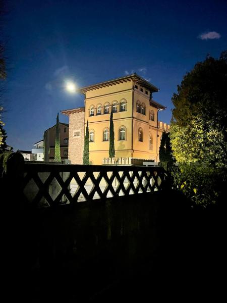 Accomodation Hotel Castello Il Codirosso - Saronno