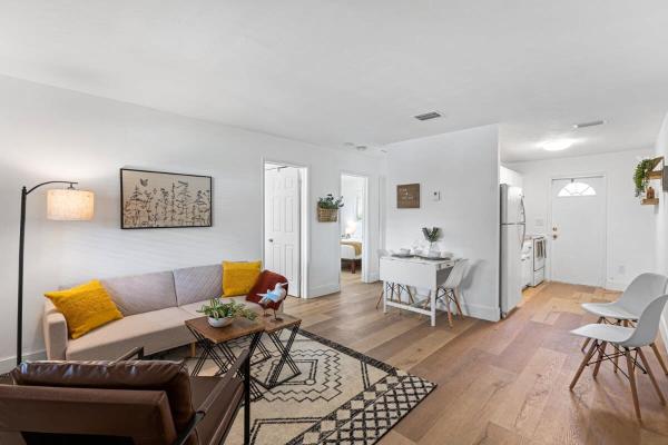 The Perfect Escape @Lake Ridge - Wilton Manors, FL