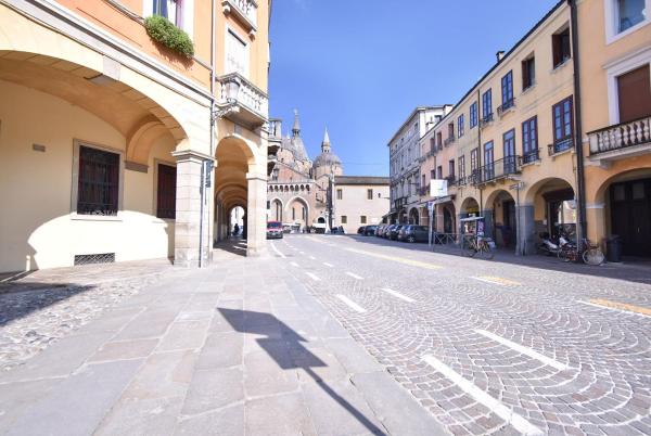 Welc-ōm Padova Al Santo - Padua