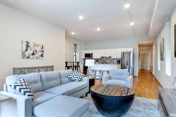 2 Suites 2 Floors In Downtown Chicago - Chicago