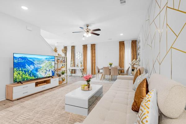 Grand Prairie Gem Near Dfw Airport At&t Stadium - Grand Prairie, TX