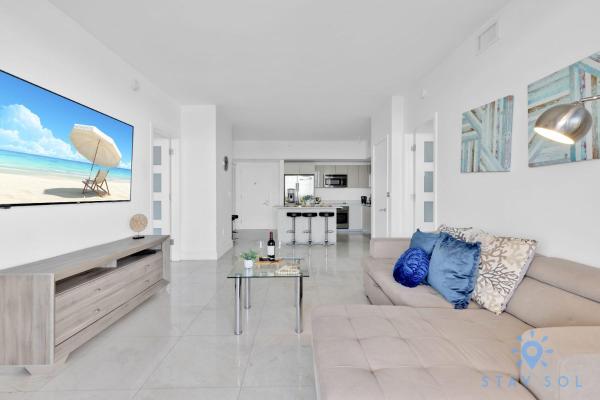 Breathtaking 31st Fl Beachwalk Penthouse View - Hallandale Beach, FL