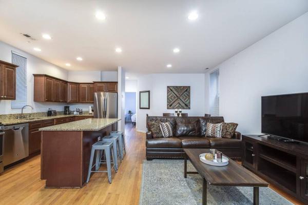 Entire Building-walk To Lincoln Park Or The Beach - Chicago
