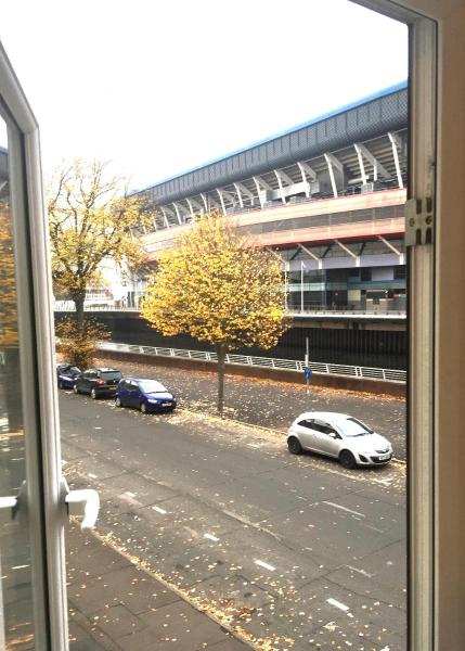 3 Fitzhamon Embankment Apartments Opposite Principality Stadium - Long Stay Offer - Barry
