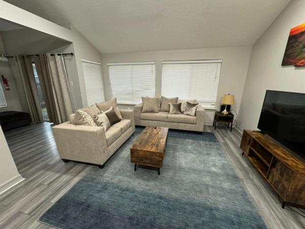 3 Bedroom Entire Home - Centrally Located In Katy, Texas - Texas