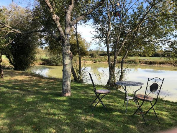 1 Bedroom Tranquil Cottage Fishing By The Lake - Centro