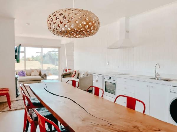 Prime Beachfront Retreat - Hokitika