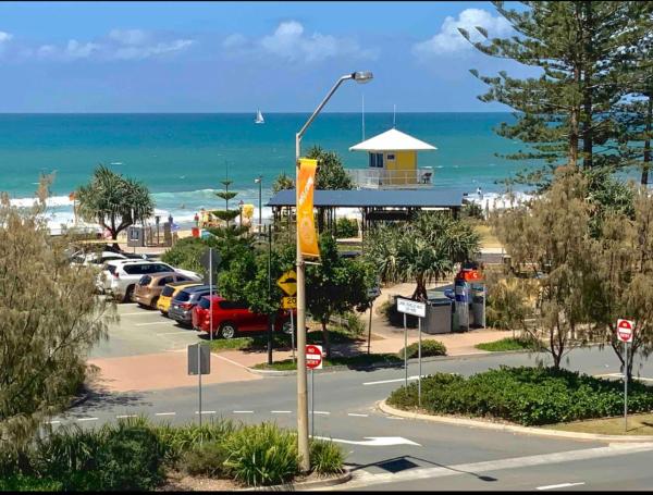 Ocean View - Alexandra Headlands Beachfront Unit - Alexandra Headland