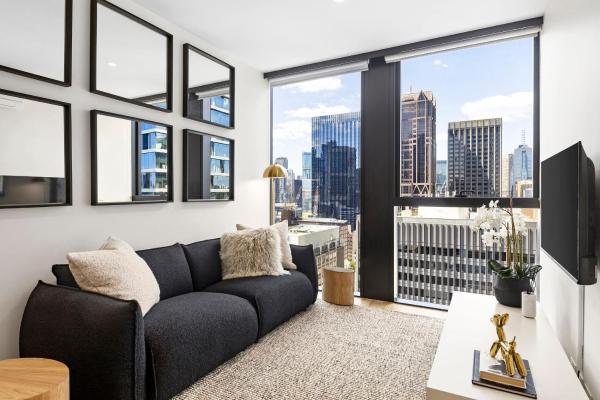 Deluxe Collins St Apartment With City Views + Gym - Williamstown
