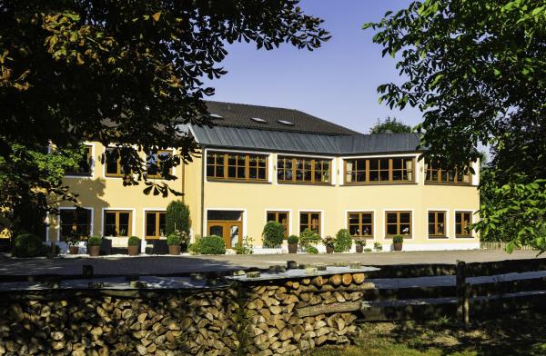 Landhotel Hallnberg - Erding