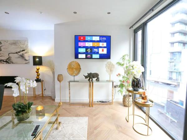 Pass The Keys Super King Penthouse Minutes From Arndale Centre - Stockport