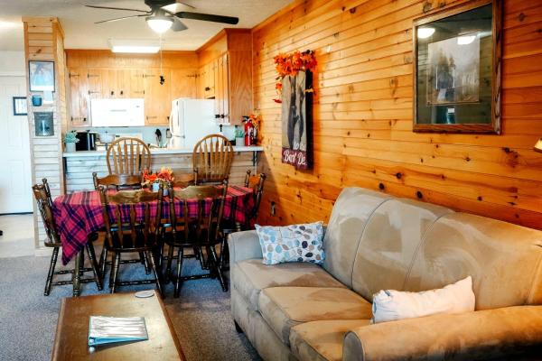 Grandpa's Den #205 - Gatlinburg, TN