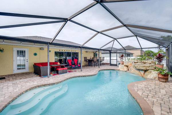 5 Mi To Beach Getaway In Cape Coral With Pool - Cape Coral, FL