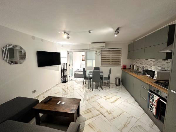 Central London Zone 1 Apartment - Whitehall