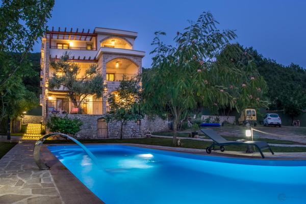 6 Bedroom Villa With Private Pool For 15 People Built In Mediterranean Style - Budva