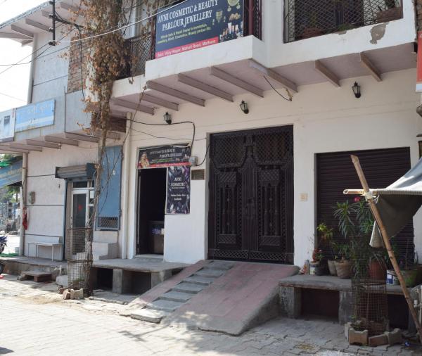 Thirteen Homestay - Mathura