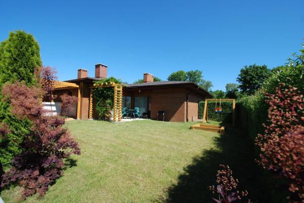 Domyletnie Sarbinowo Mały Dom 46 M2 Z Ogrodzoną Działką - Sarbinowo