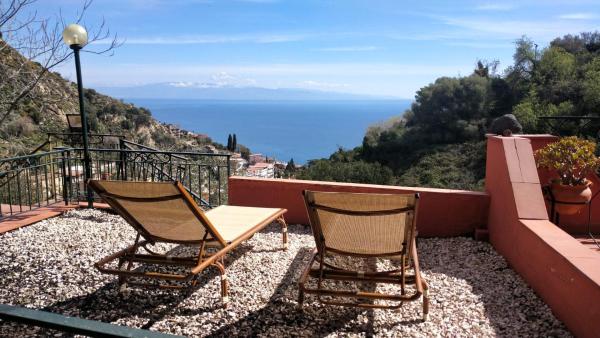 Villa Vittorio - Splendid Panoramic Sea View Terrace - Sant'Alessio Siculo