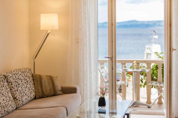 Apartment Riva Mare With Sea View In The Center - Brač