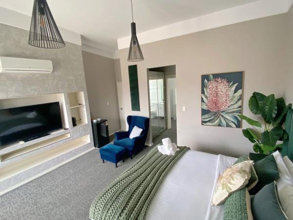 Room 7 King Suite - Melville