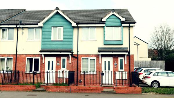 Central Getaway House With Parking, Garden, Wi-fi - Staffordshire