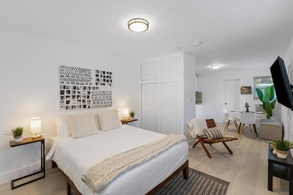 Lake Ridge Villa - Sunrise, FL