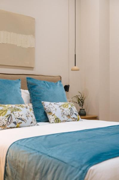 New Hostly Alameda Apartments - Seville
