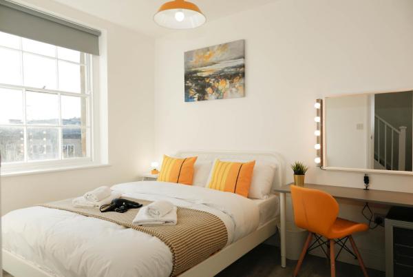 Luxury Rooms In Camden Town Near Shops, Cafes, Bars & Metro With Shared Bathrooms - Bloomsbury