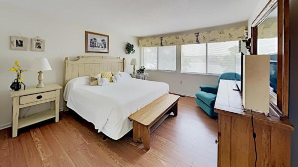 Relaxing Retreat Inviting Villa Pool Beach Access - Pawleys Island, SC